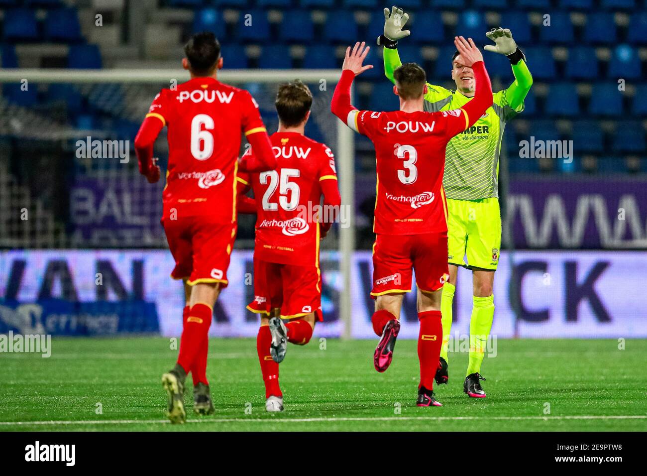Sam beukema di go ahead eagles -Fotos und -Bildmaterial in hoher ...