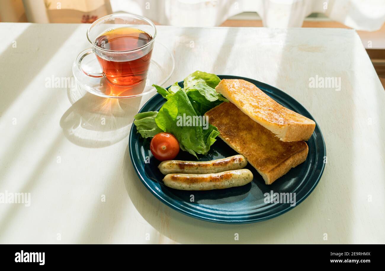 Brot mit wurst -Fotos und -Bildmaterial in hoher Auflösung – Alamy