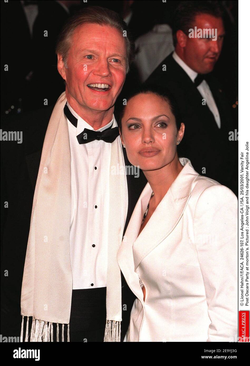 Angelina jolie und jon voight -Fotos und -Bildmaterial in hoher ...
