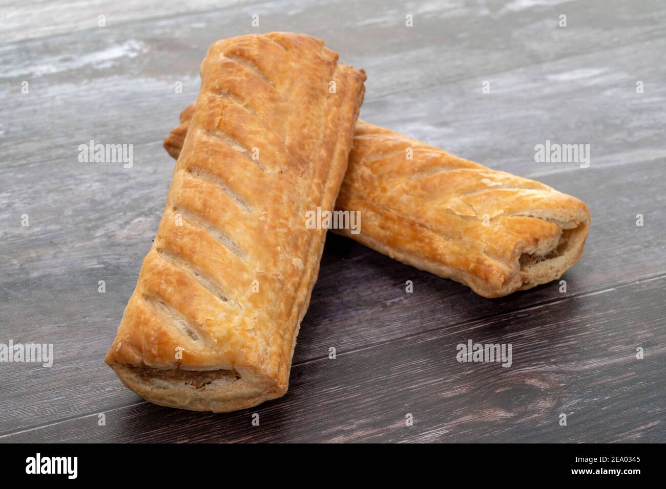 Zwei wurstrollen -Fotos und -Bildmaterial in hoher Auflösung – Alamy