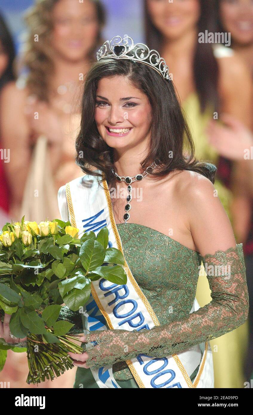 Shermine sharivar -Fotos und -Bildmaterial in hoher Auflösung – Alamy