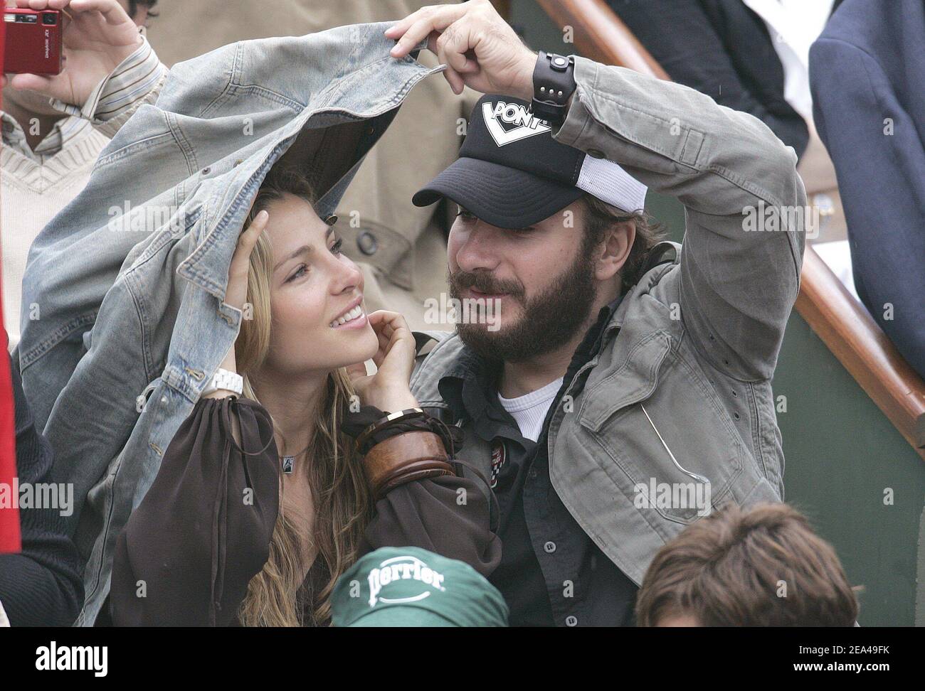 Der französische Schauspieler Michael Youn und seine spanische Freundin ...