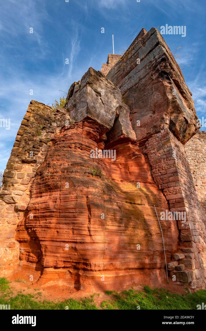 Burg nanstein pfalz -Fotos und -Bildmaterial in hoher Auflösung – Alamy