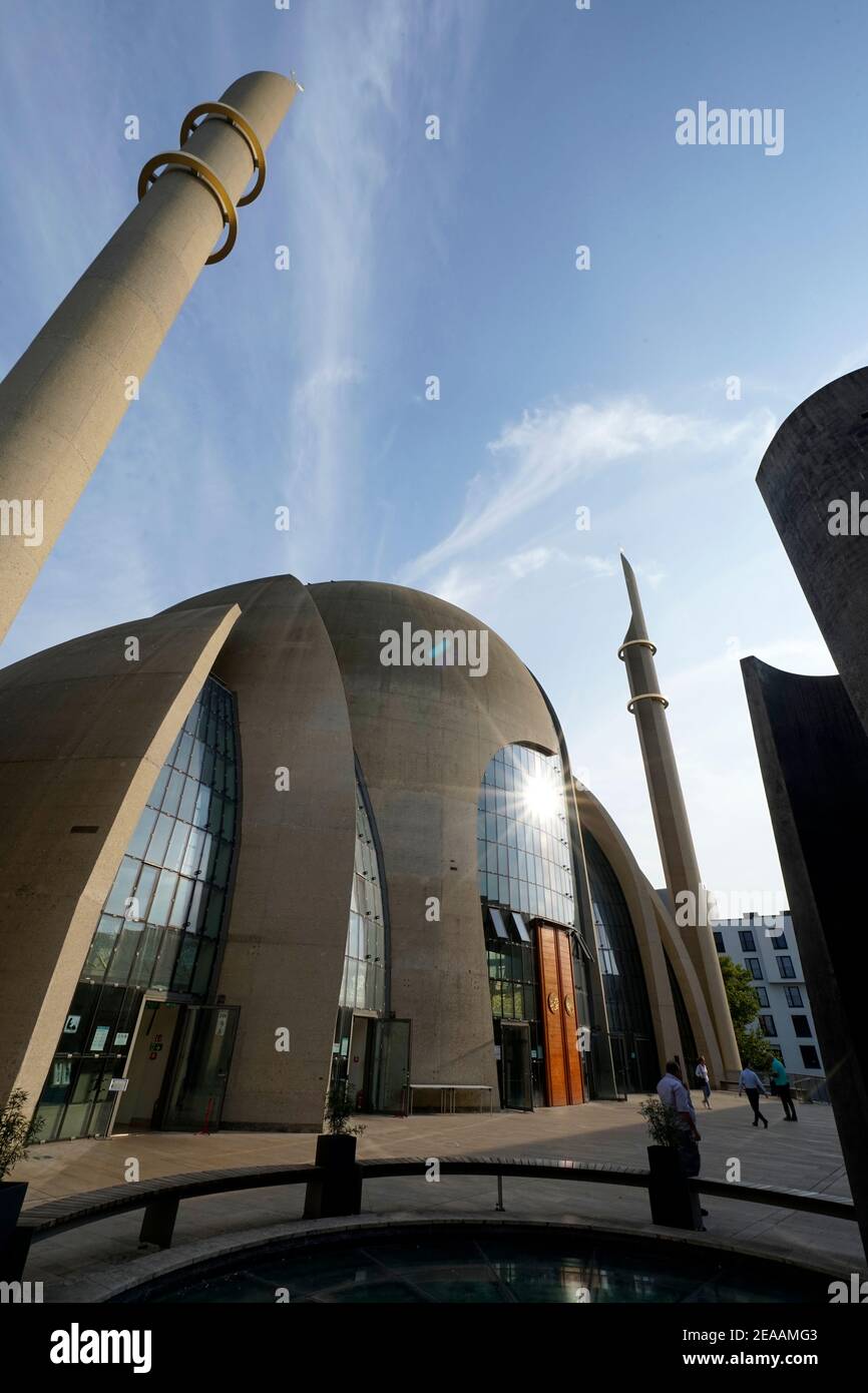 Cologne central mosque ehrenfeld -Fotos und -Bildmaterial in hoher ...