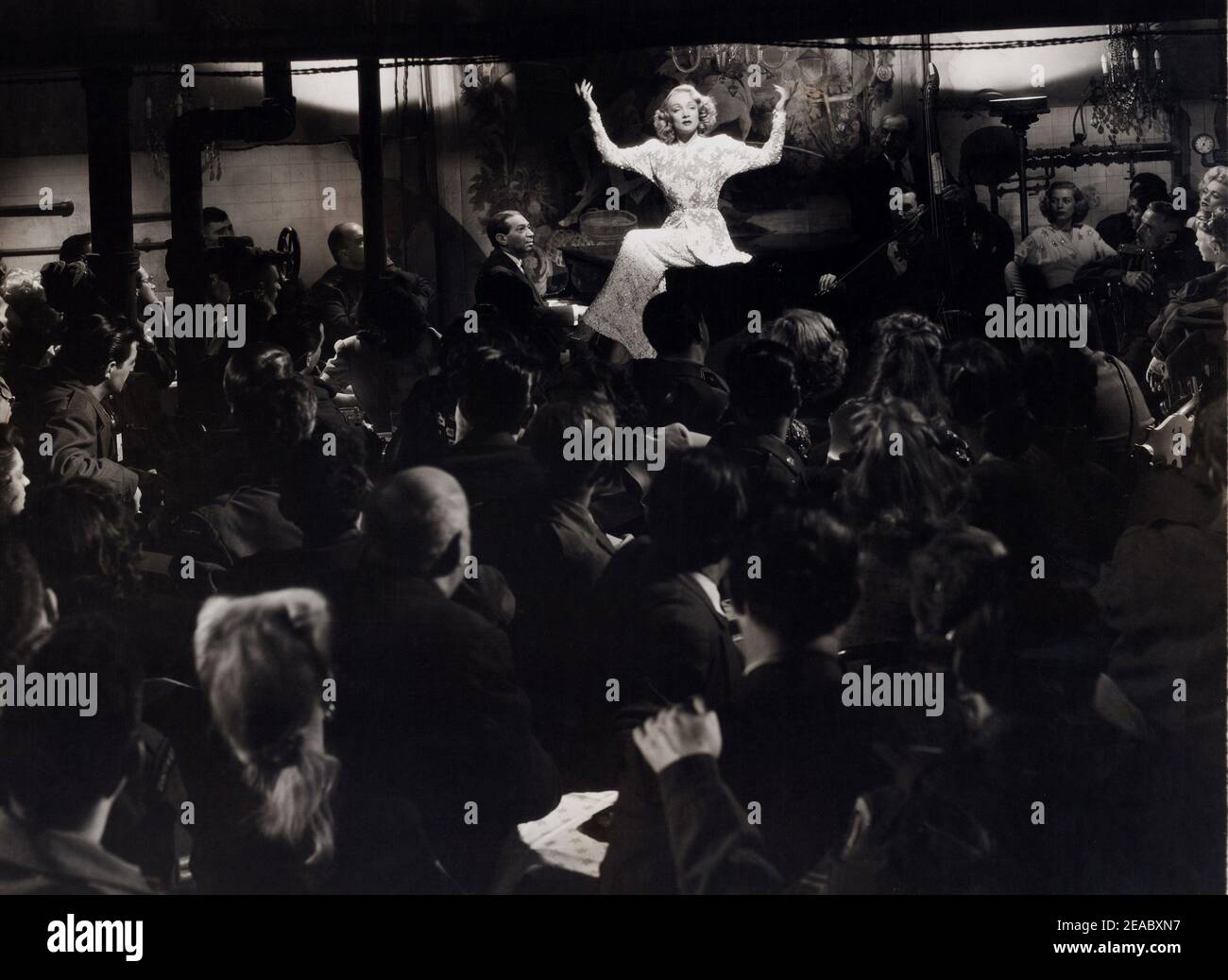 Tabarin club -Fotos und -Bildmaterial in hoher Auflösung – Alamy