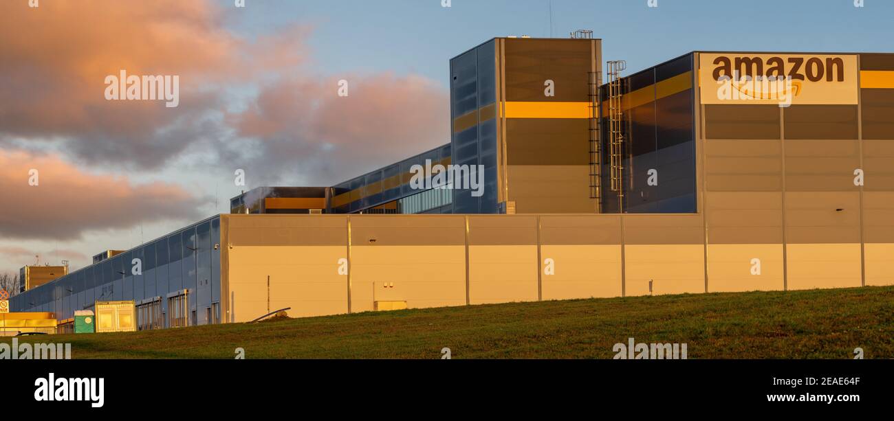 Amazon prime warehouse -Fotos und -Bildmaterial in hoher Auflösung – Alamy
