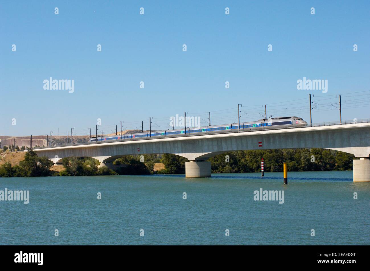 Viaduc de roquemaure -Fotos und -Bildmaterial in hoher Auflösung – Alamy