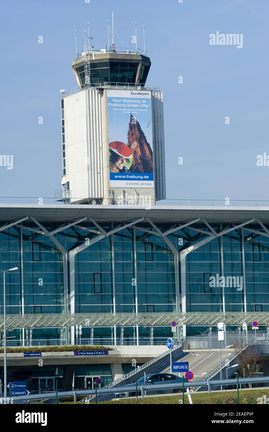 Aeroport de bale mulhouse -Fotos und -Bildmaterial in hoher Auflösung ...