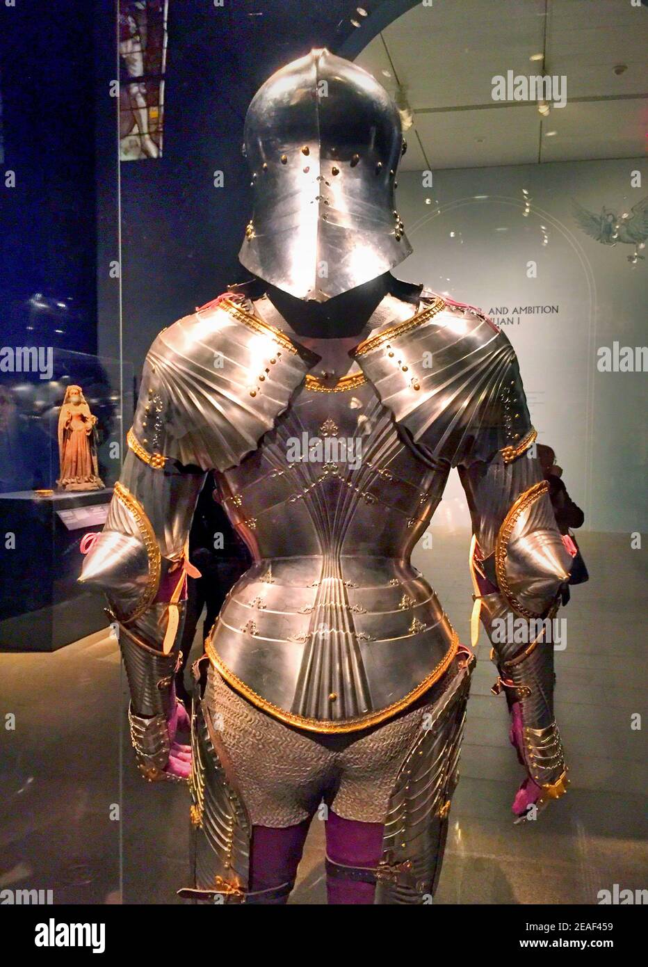 Maximilian plate armour -Fotos und -Bildmaterial in hoher Auflösung – Alamy