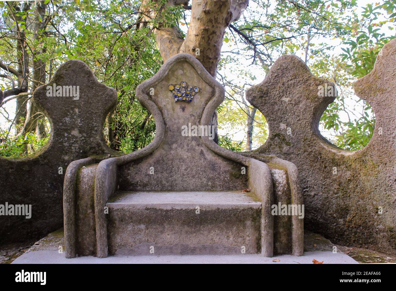 Stone throne -Fotos und -Bildmaterial in hoher Auflösung – Alamy