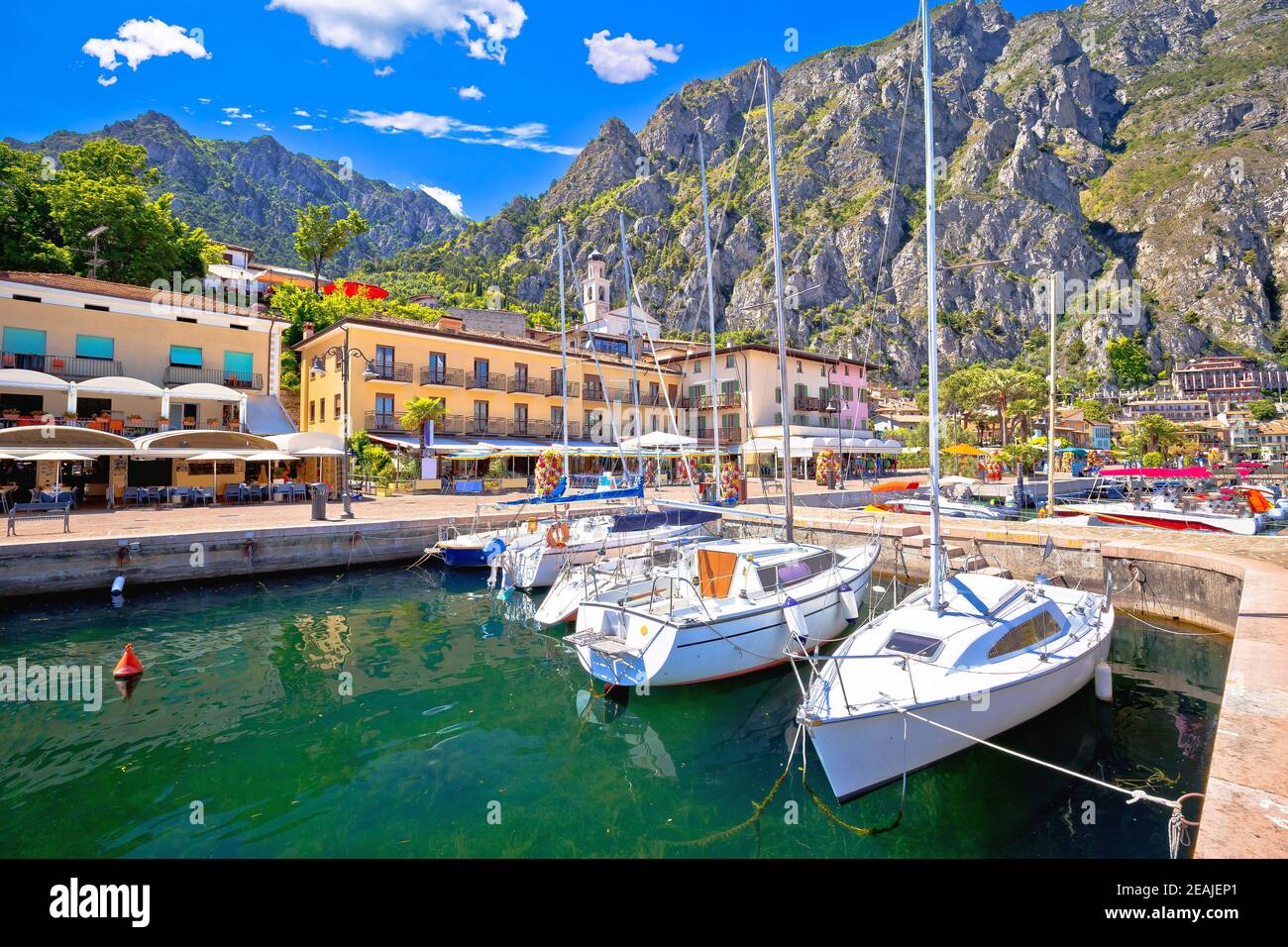 Limone sul garda am gardasee -Fotos und -Bildmaterial in hoher ...