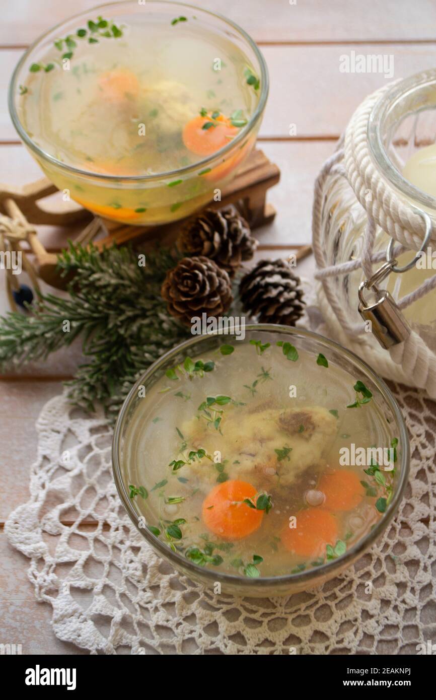 Traditioneller karottenkuchen -Fotos und -Bildmaterial in hoher ...