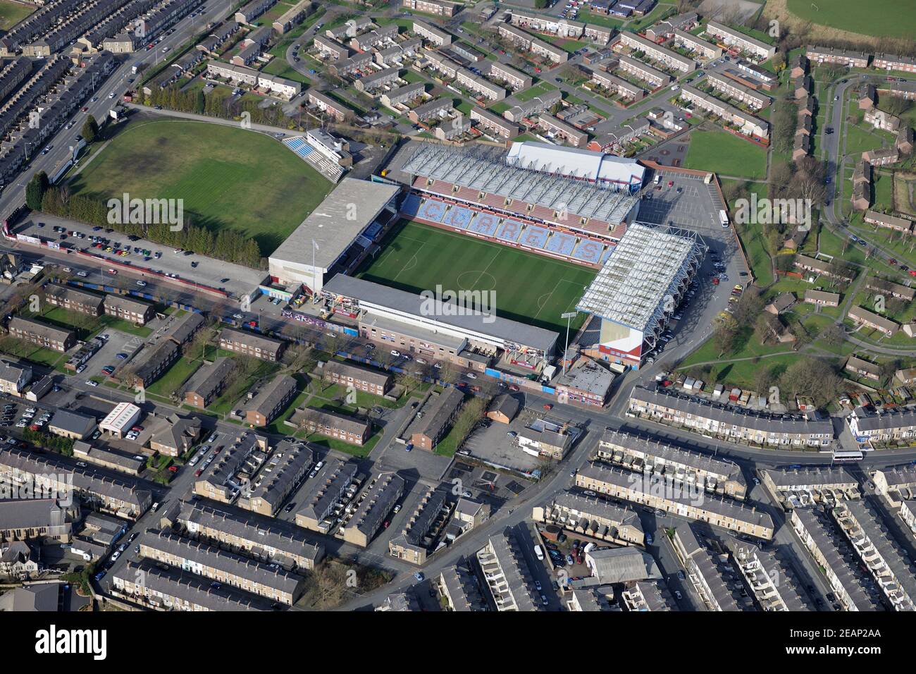 Luftaufnahmen von Turf Moor, einem Fußballstadion in Burnley ...