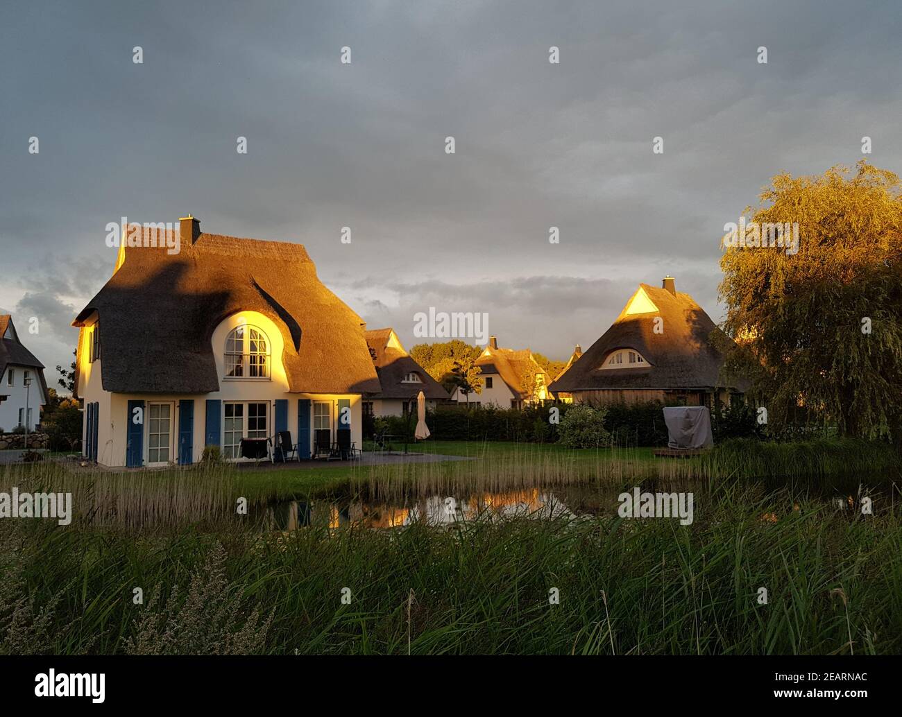 Friesenhaus reetdach -Fotos und -Bildmaterial in hoher Auflösung – Alamy