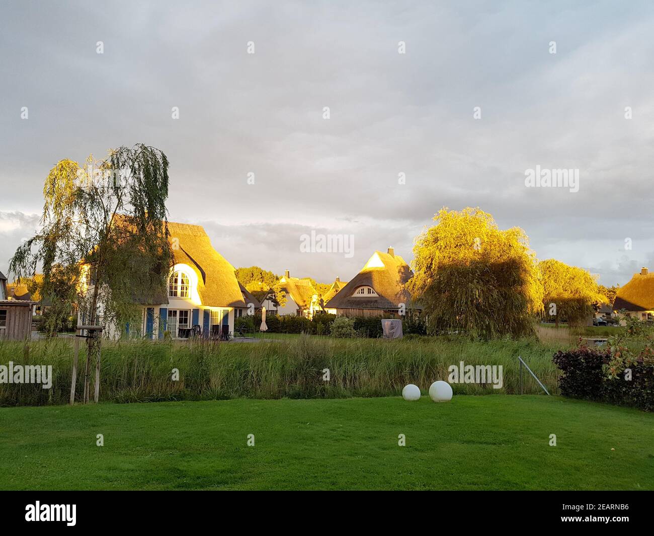 Friesenhaus reetdach -Fotos und -Bildmaterial in hoher Auflösung – Alamy