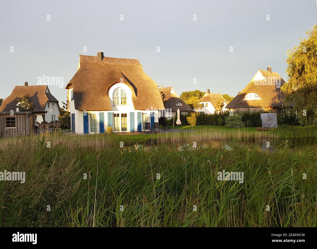 Friesenhaus reetdach -Fotos und -Bildmaterial in hoher Auflösung – Alamy