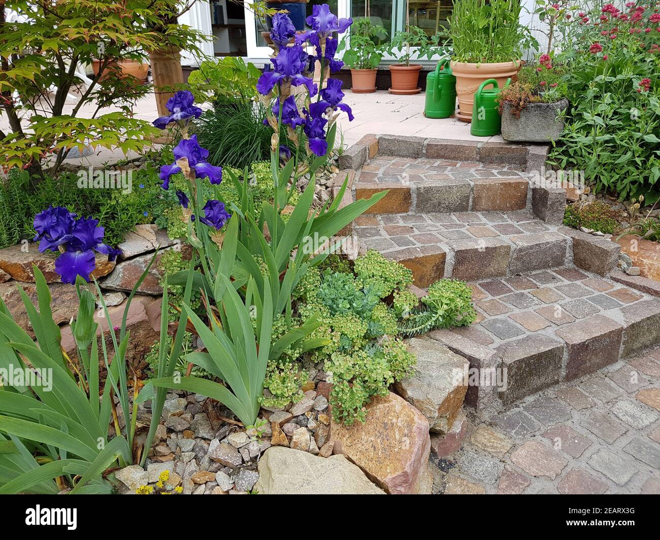 Treppe garten bauen -Fotos und -Bildmaterial in hoher Auflösung – Alamy
