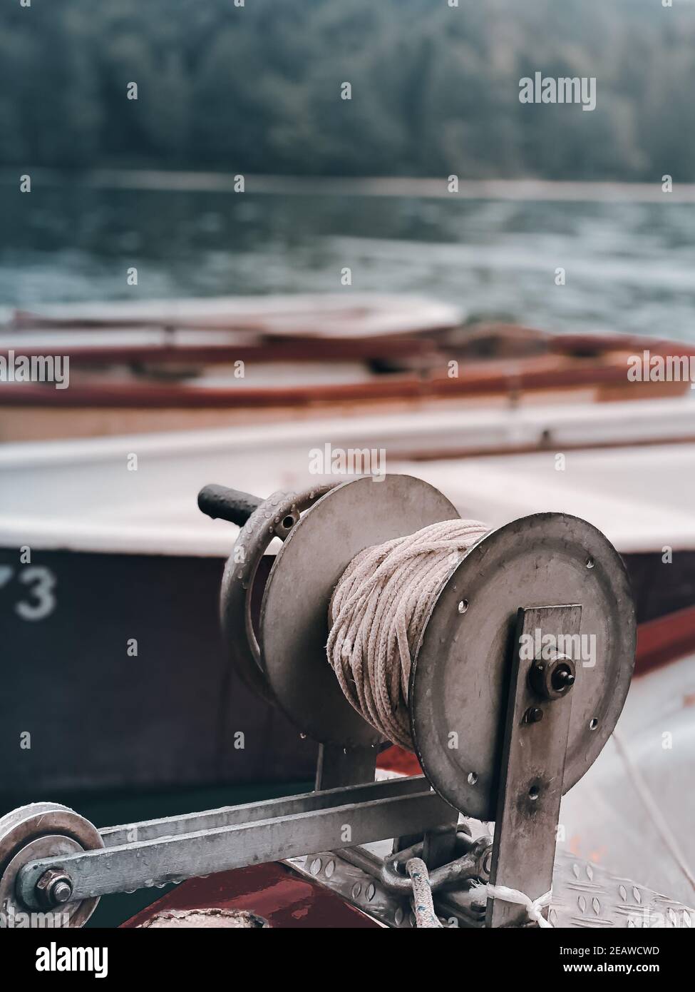 Fischerboot am walchensee -Fotos und -Bildmaterial in hoher Auflösung – Alamy