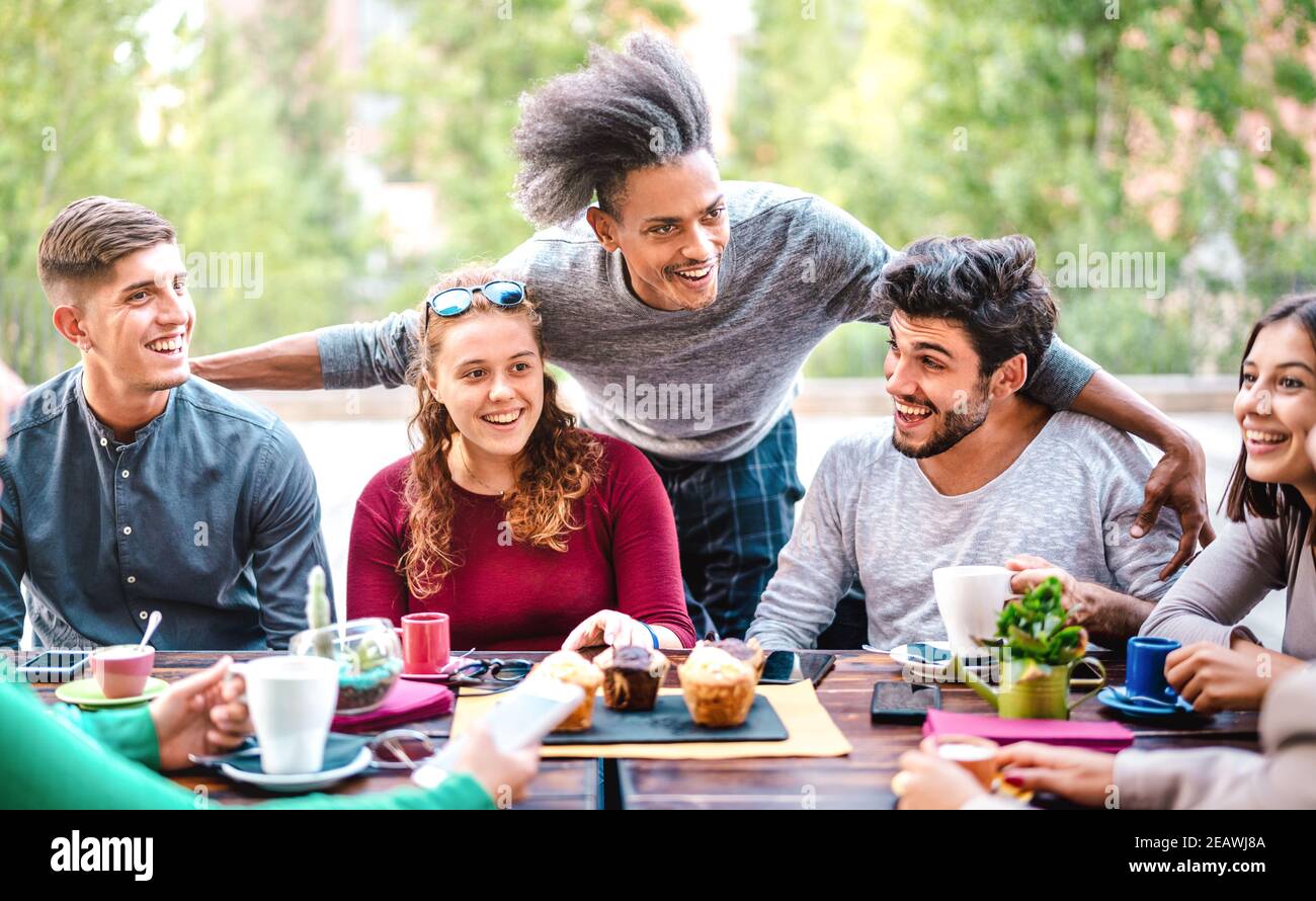 Fun people -Fotos und -Bildmaterial in hoher Auflösung – Alamy