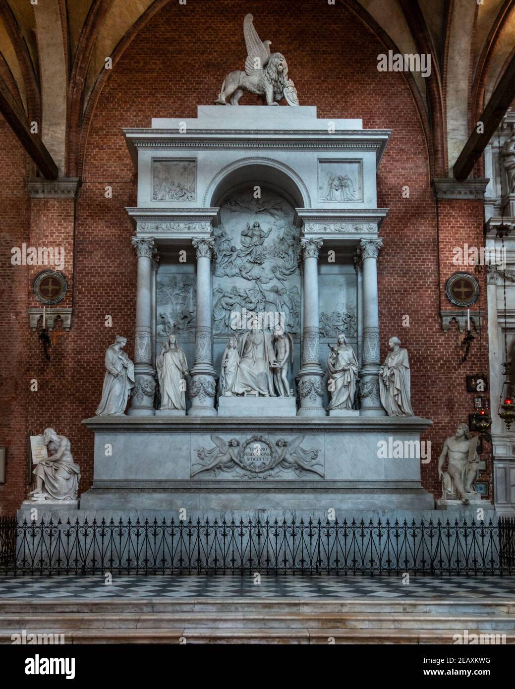 Frari church venice tomb -Fotos und -Bildmaterial in hoher Auflösung – Alamy