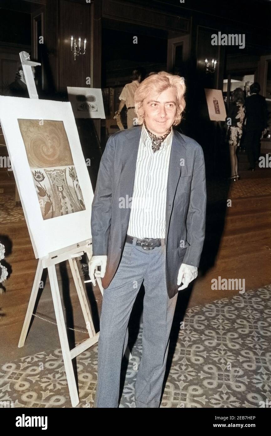 Der Österreichische Maler Prof. Wolfgang Hütter in München, Deutschland ...