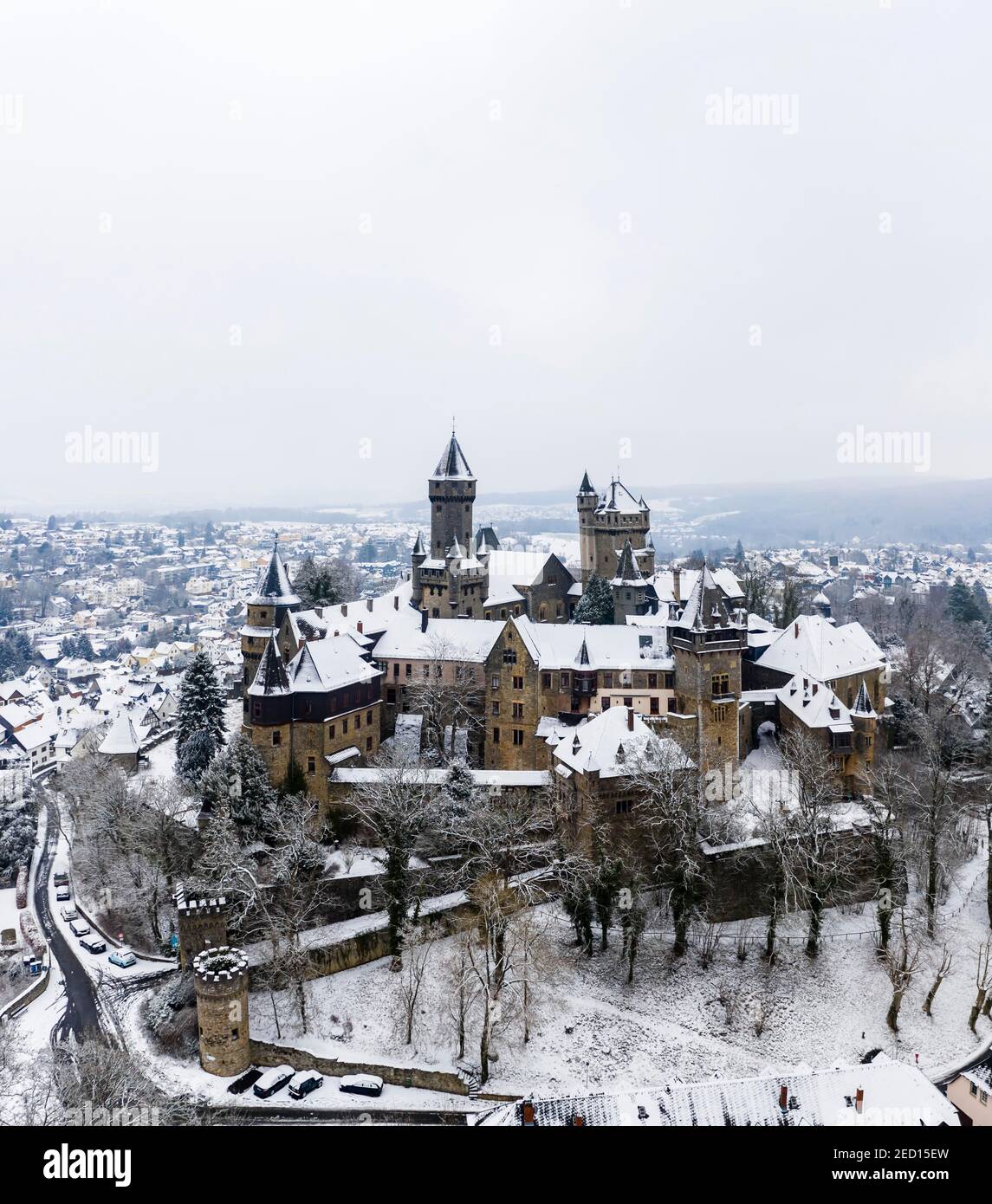Schloss Braunfels im Winter, mit Hubertusturm, Neuer Bergfried ...