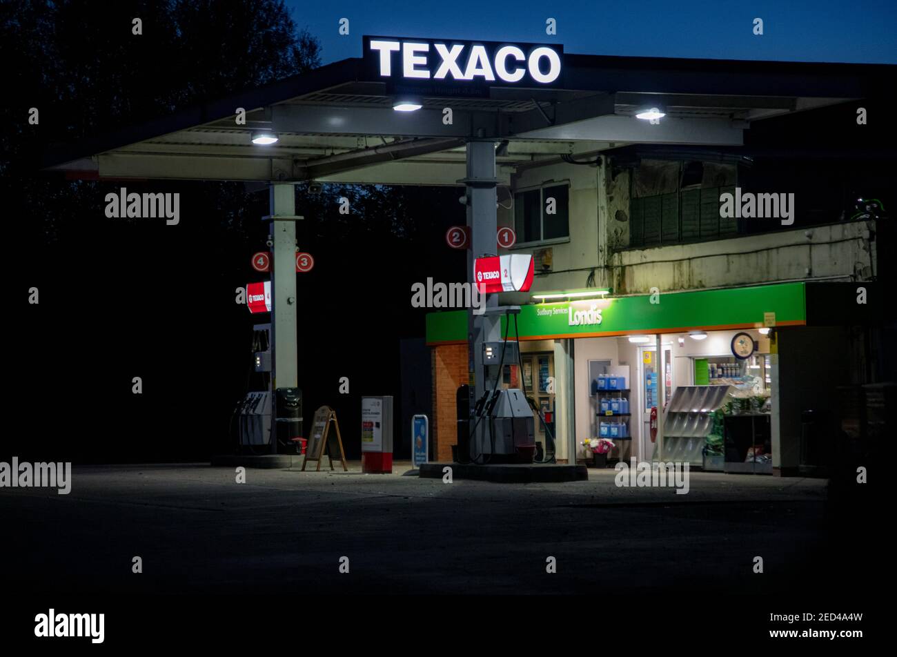 Texaco benzinschild -Fotos und -Bildmaterial in hoher Auflösung – Alamy