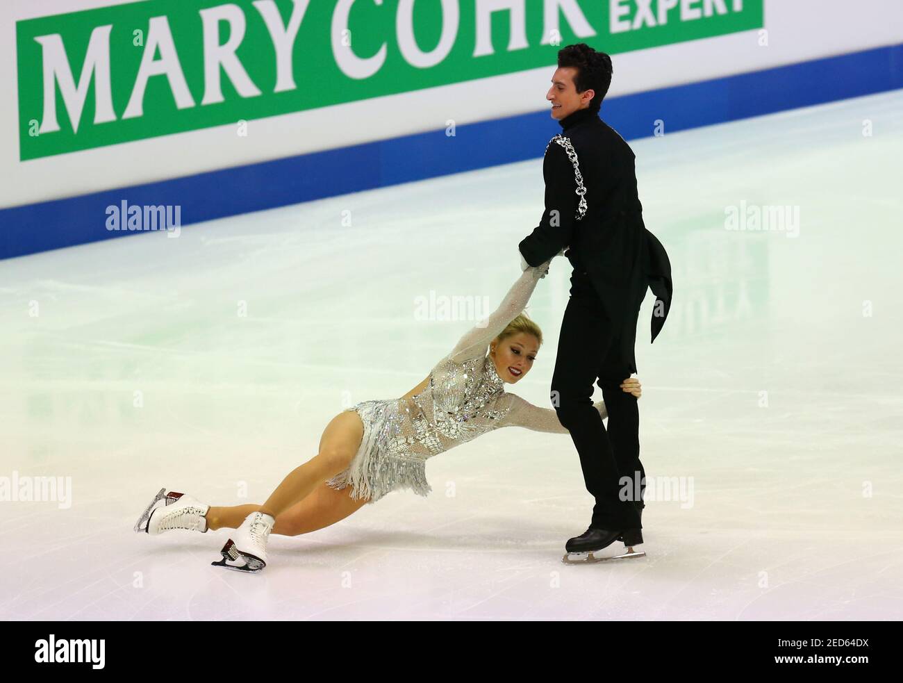 Emily monaghan und ilias fourati -Fotos und -Bildmaterial in hoher ...