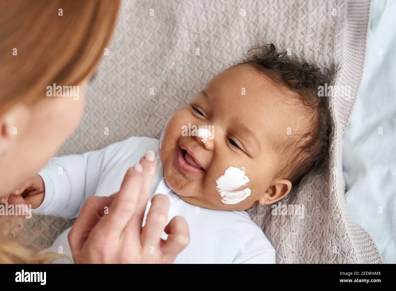 Lustiges babygesicht -Fotos und -Bildmaterial in hoher Auflösung – Alamy