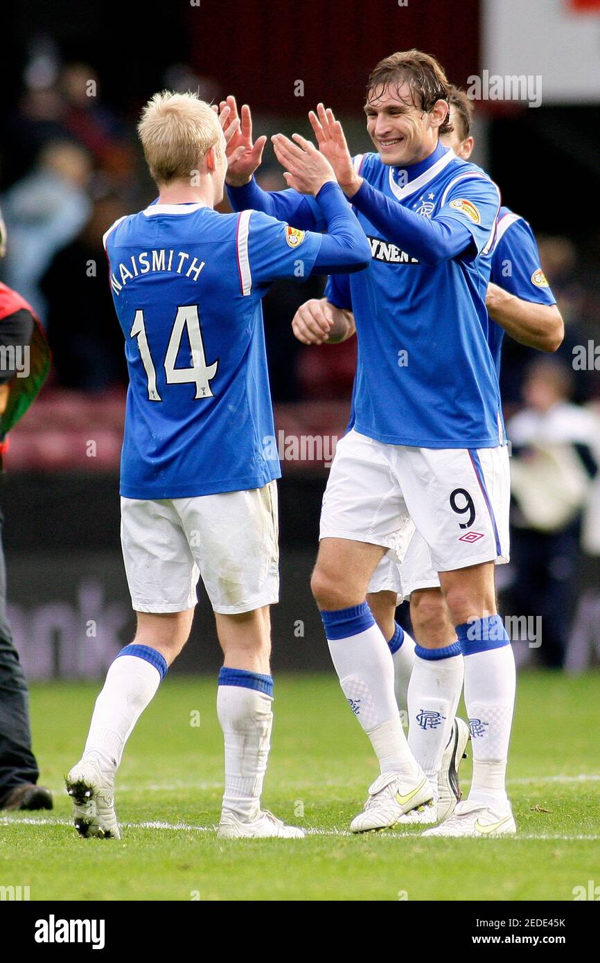 Ranger nikica jelavic und steven naismith -Fotos und -Bildmaterial in ...