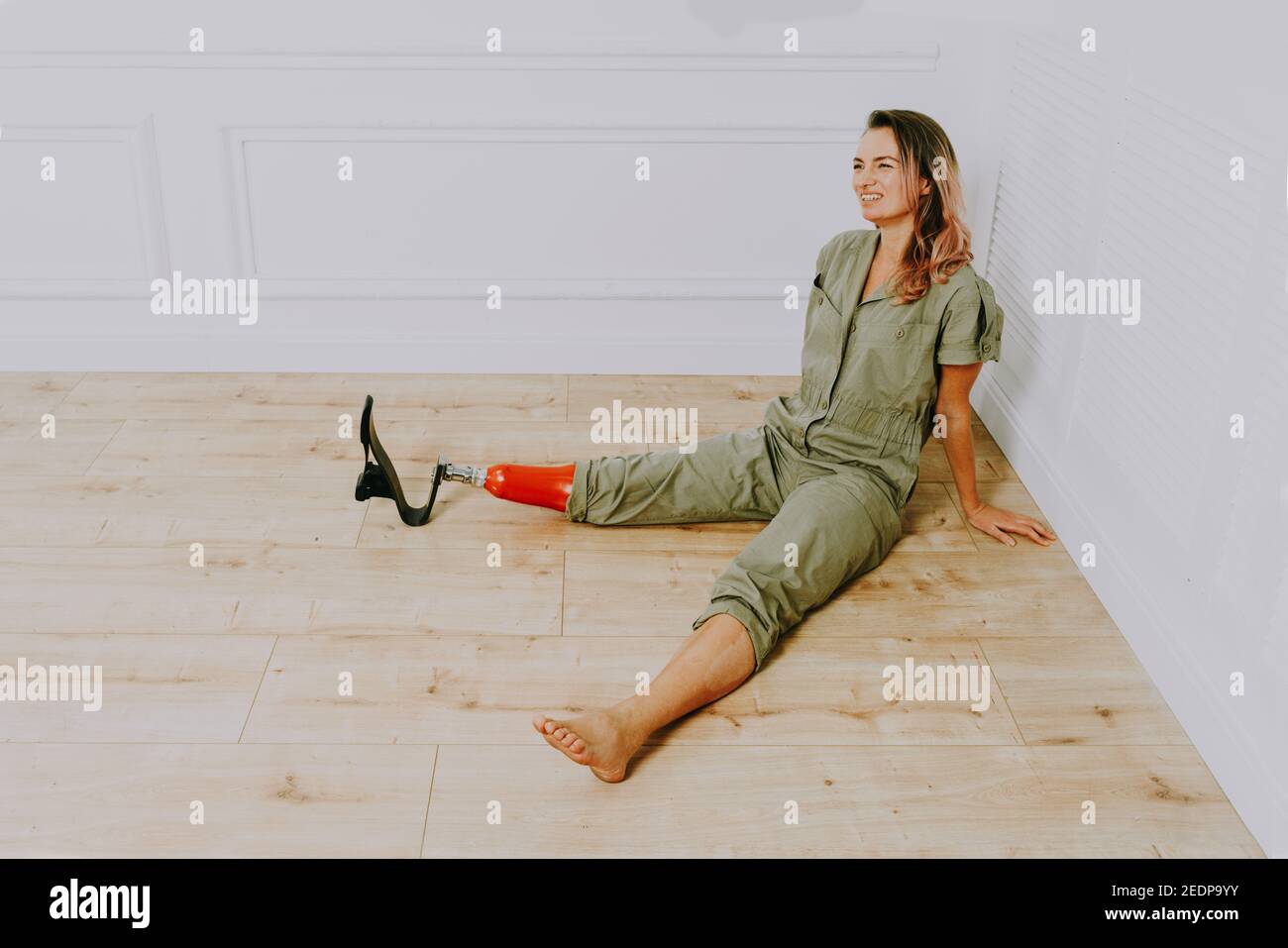 Woman Amputated Leg Stockfotos und -bilder Kaufen - Alamy