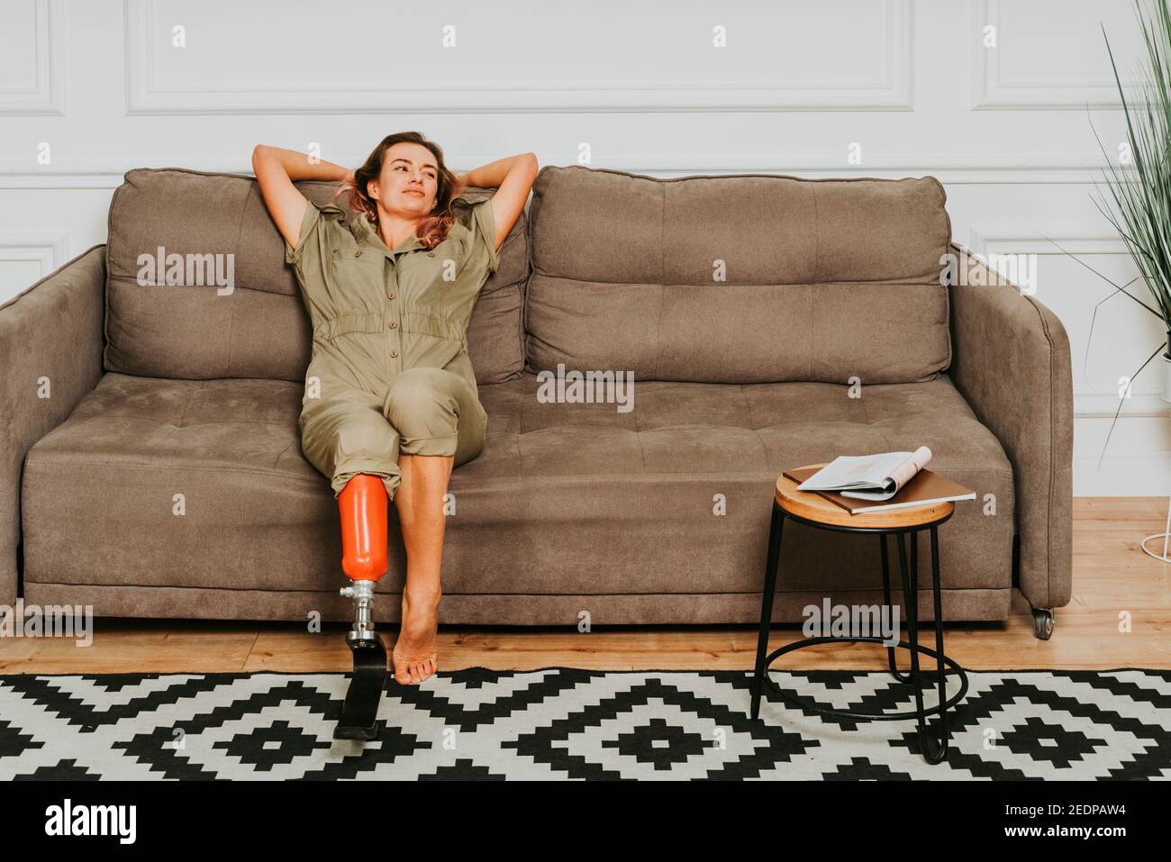 Woman Amputated Leg Stockfotos und -bilder Kaufen - Alamy