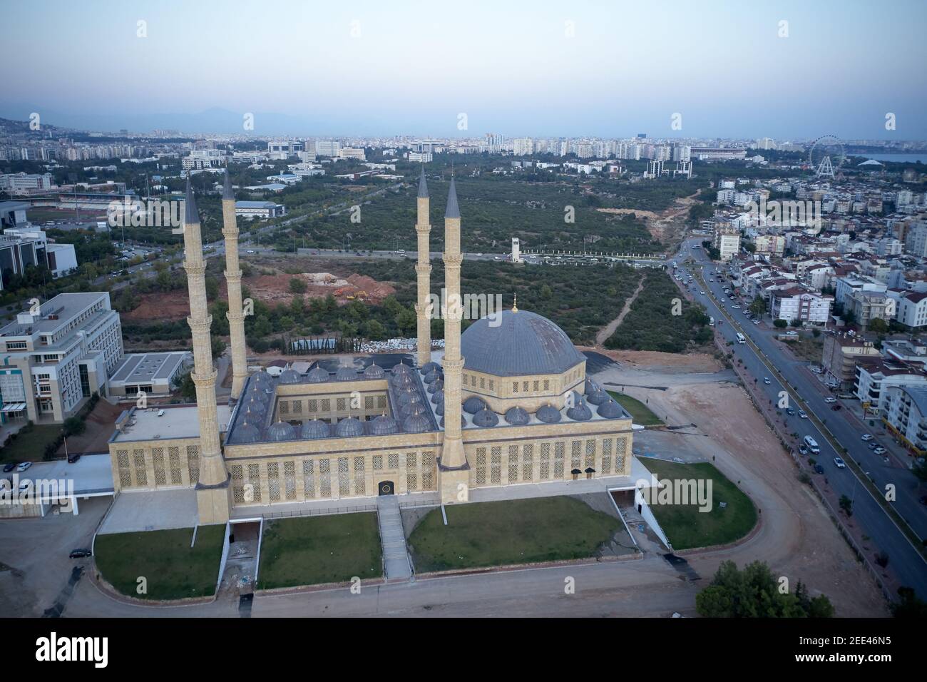 Külliye moschee manavgat -Fotos und -Bildmaterial in hoher Auflösung ...