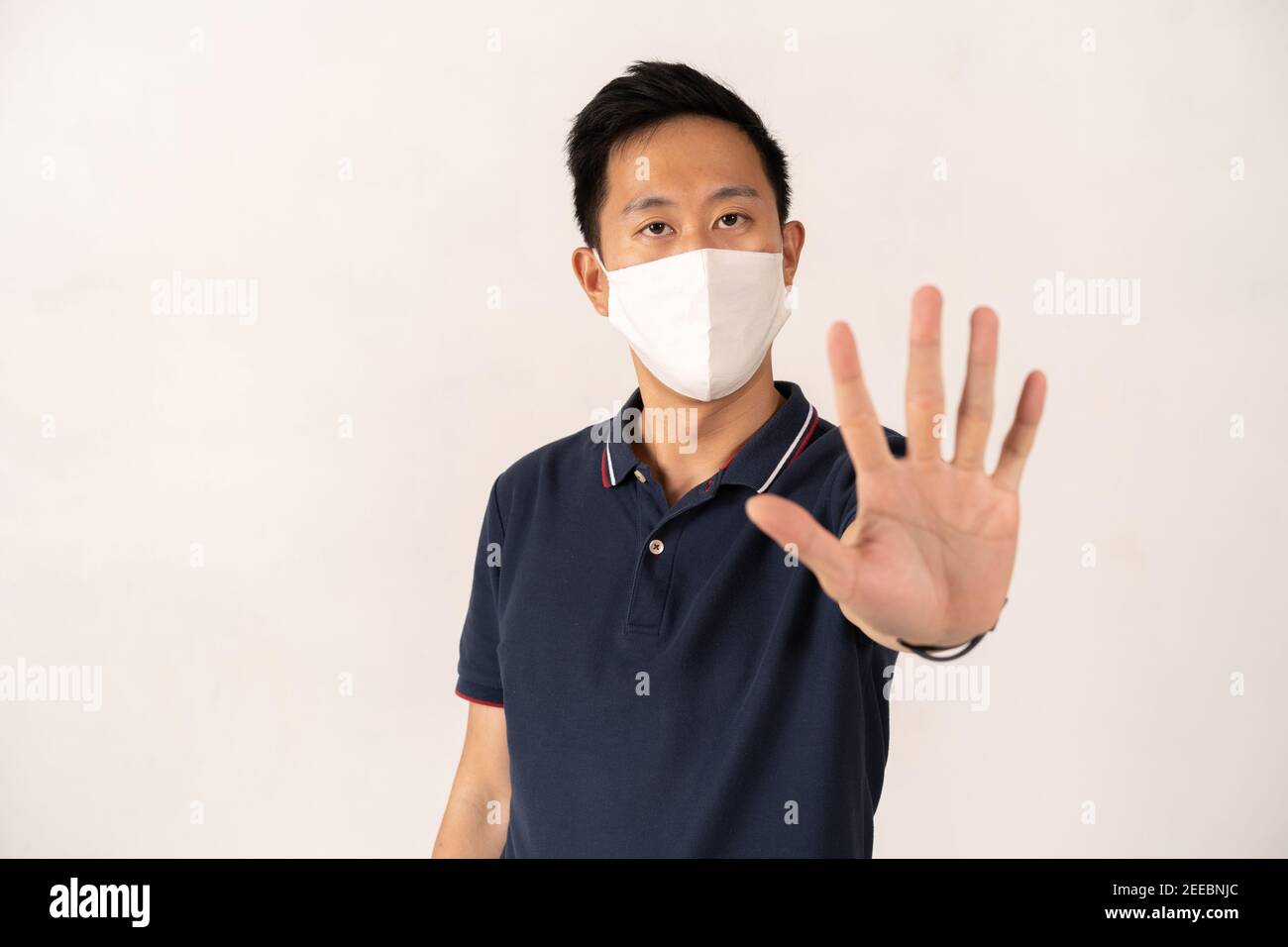 Obligatorische verwendung von schutzmasken -Fotos und -Bildmaterial in ...