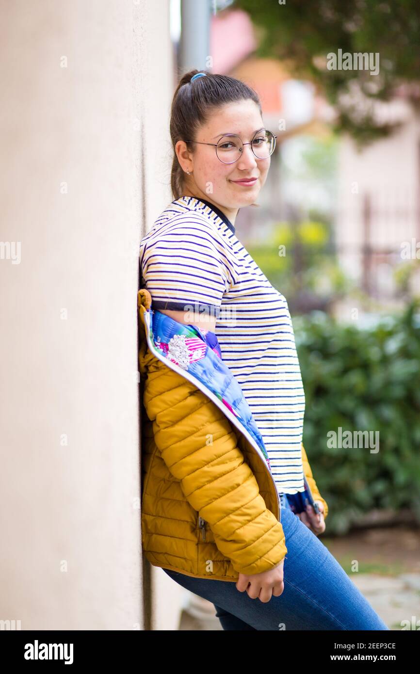 Molliges Mädchen Fotos Und Bildmaterial In Hoher Auflösung Alamy 5375