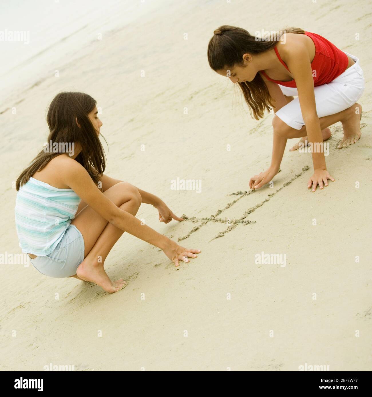 Girls side by side top down -Fotos und -Bildmaterial in hoher Auflösung ...