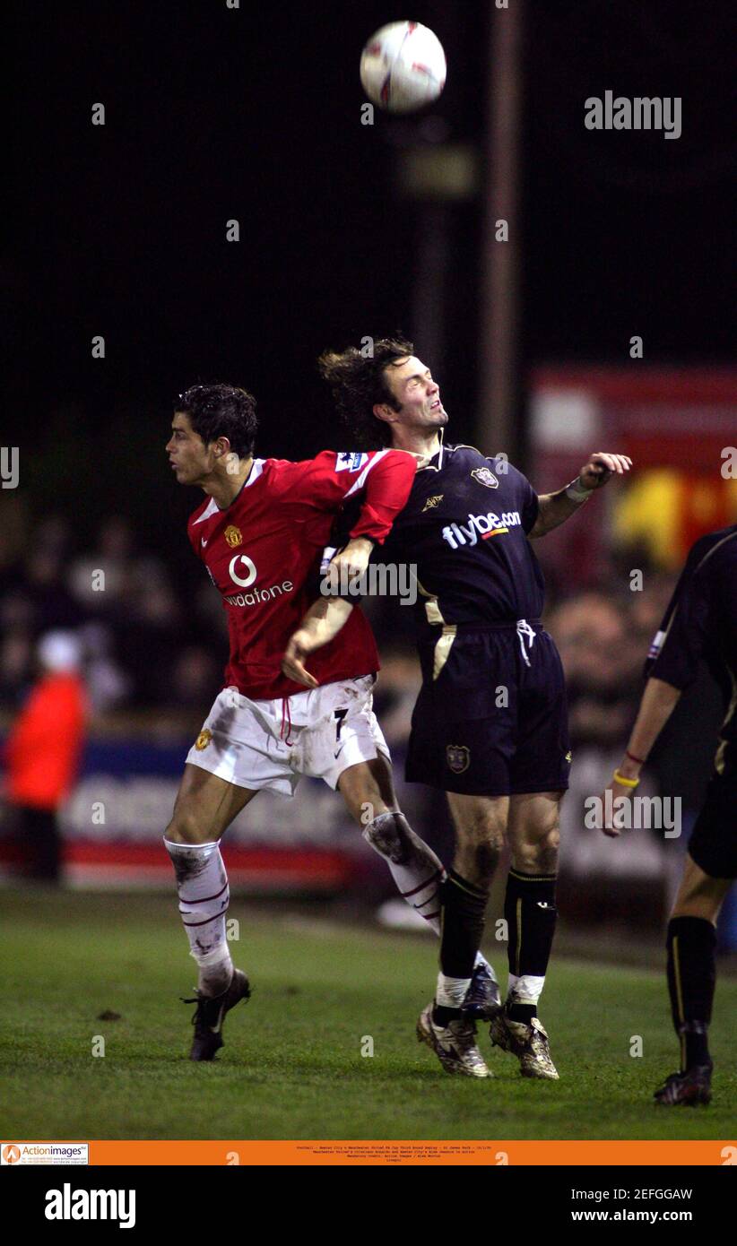 Manchester United Cristiano Ronaldo und Exeter Citys Alex Jeannin ...