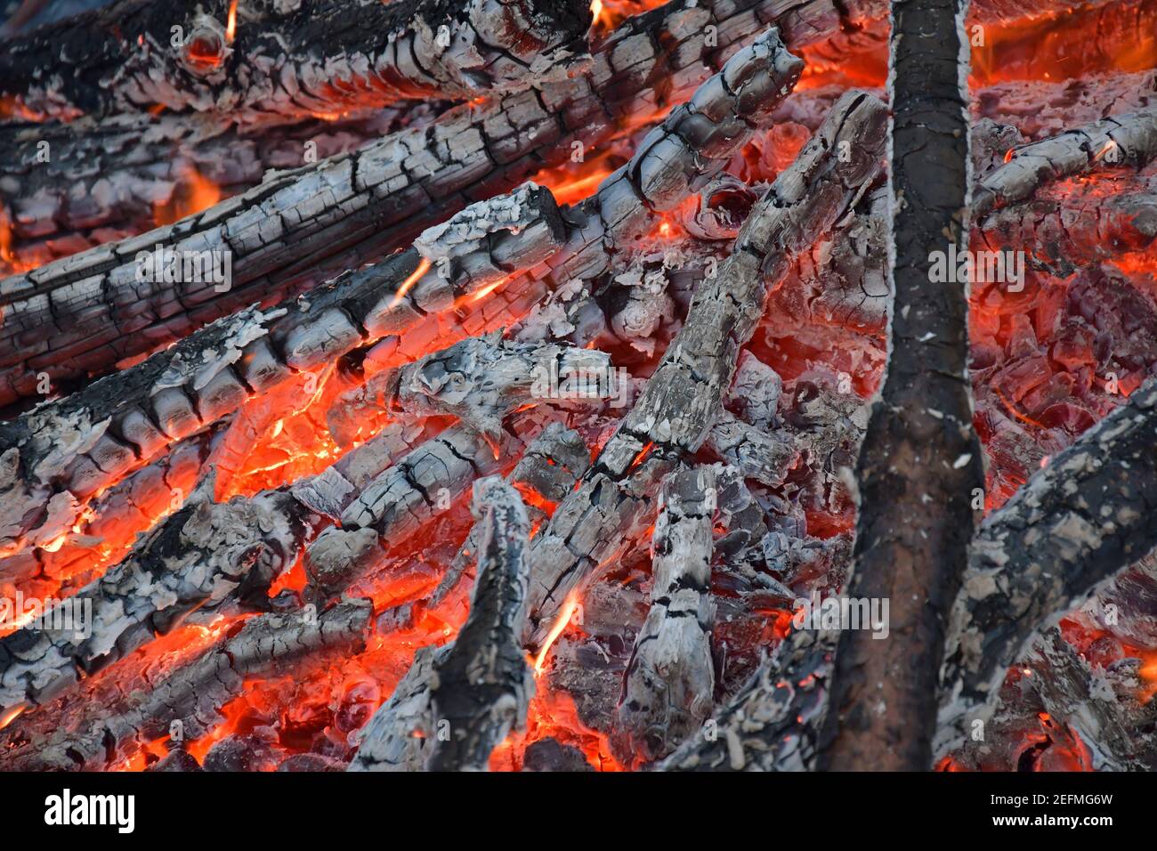 Lagerfeuer tradition -Fotos und -Bildmaterial in hoher Auflösung – Alamy