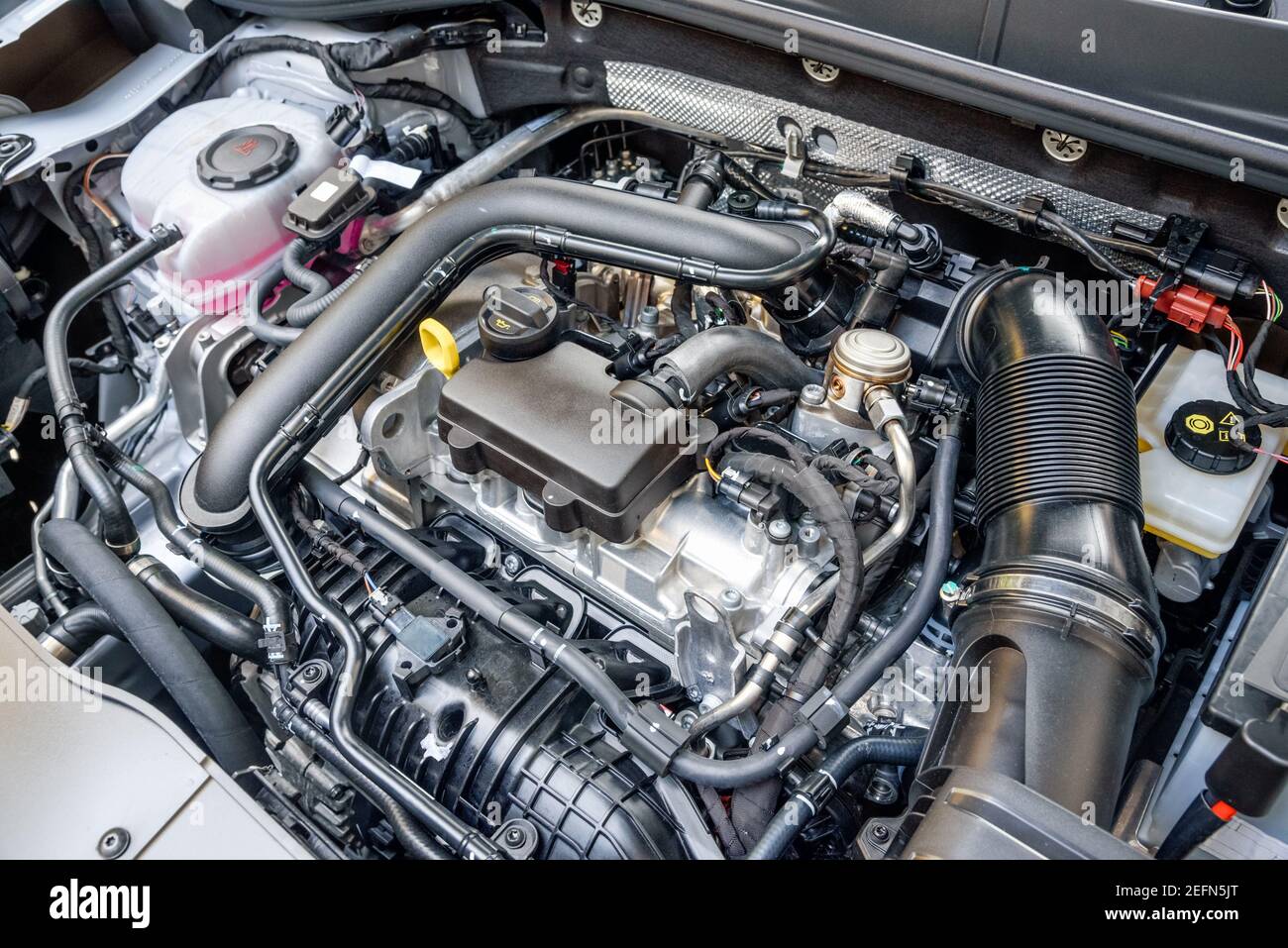 Moderner benzinmotor -Fotos und -Bildmaterial in hoher Auflösung – Alamy