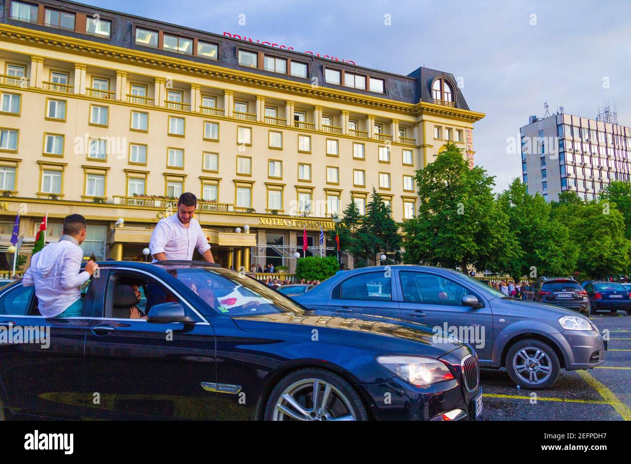 Feier abschluss ball schule -Fotos und -Bildmaterial in hoher Auflösung – Alamy