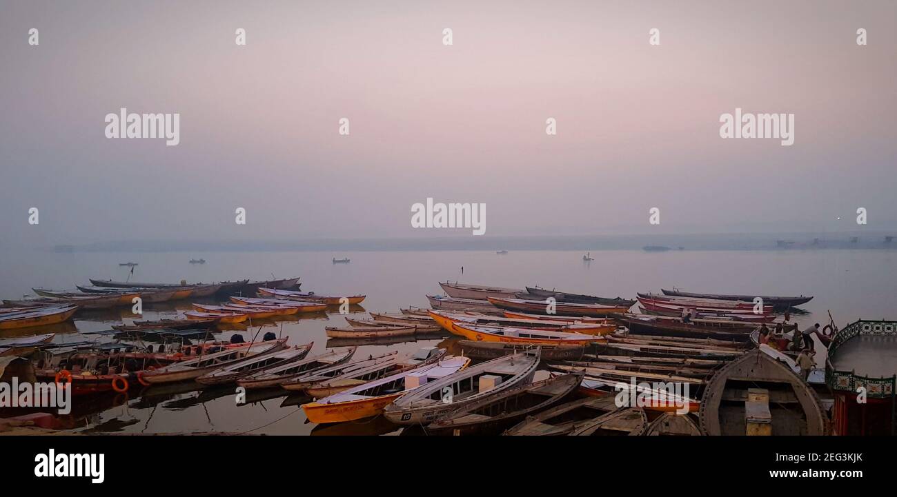 Sperrholz boote -Fotos und -Bildmaterial in hoher Auflösung – Alamy