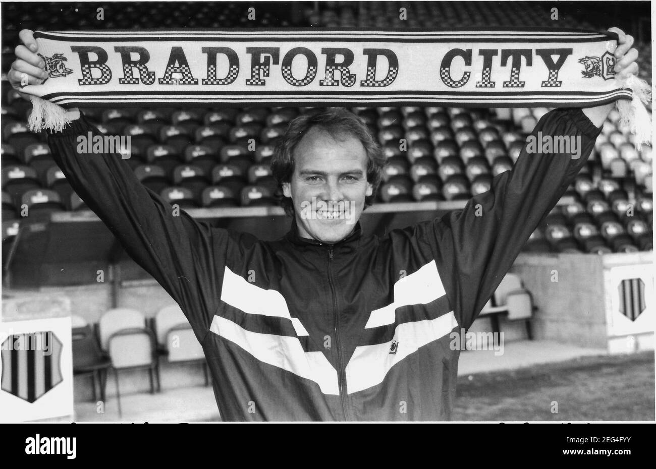 L r terry yorath -Fotos und -Bildmaterial in hoher Auflösung – Alamy