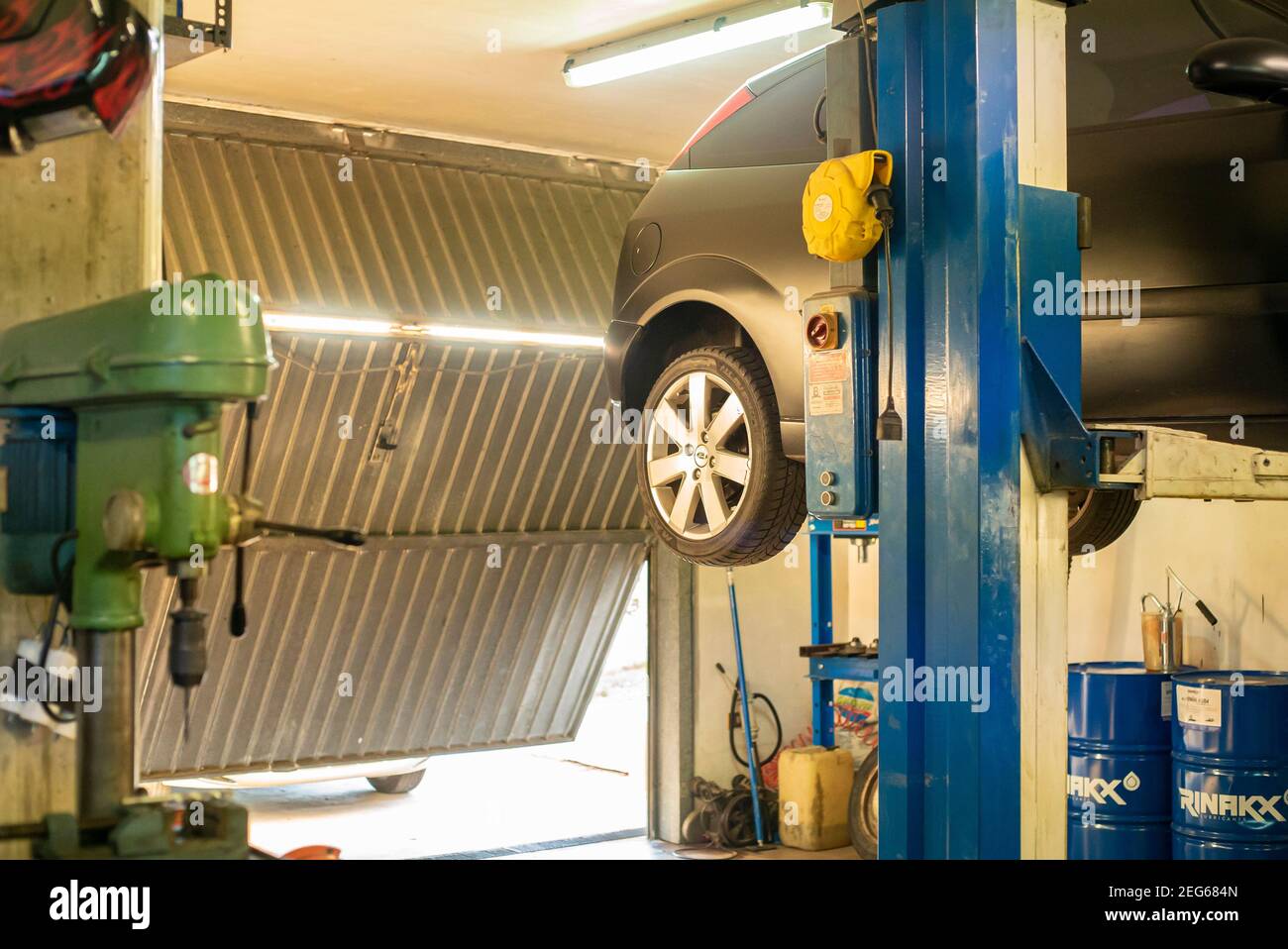 Auto Werkstatt Interieur Stockfotos und -bilder Kaufen - Alamy