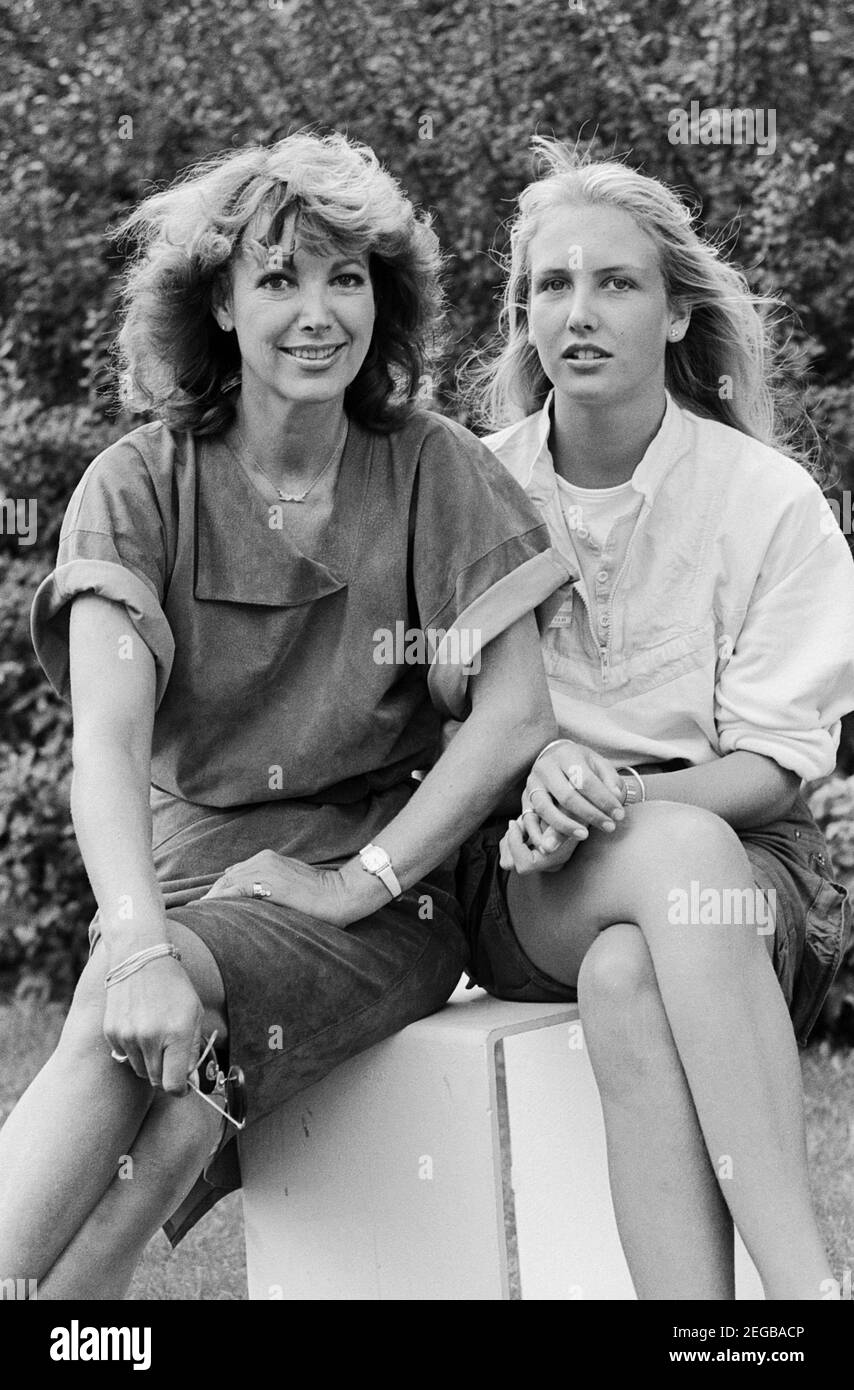 Moderatorin Petra Schürmann mit ihrer Tochter Alexandra Freund im ...