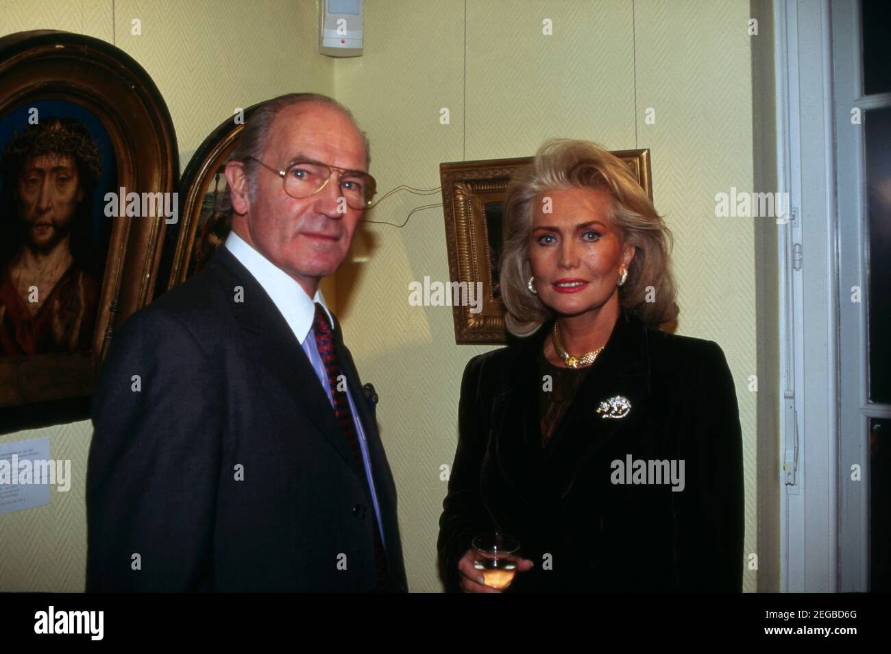 Ernst Henne mit Ehefrau Renate Thyssen-Henne bei Sotheby's in München ...