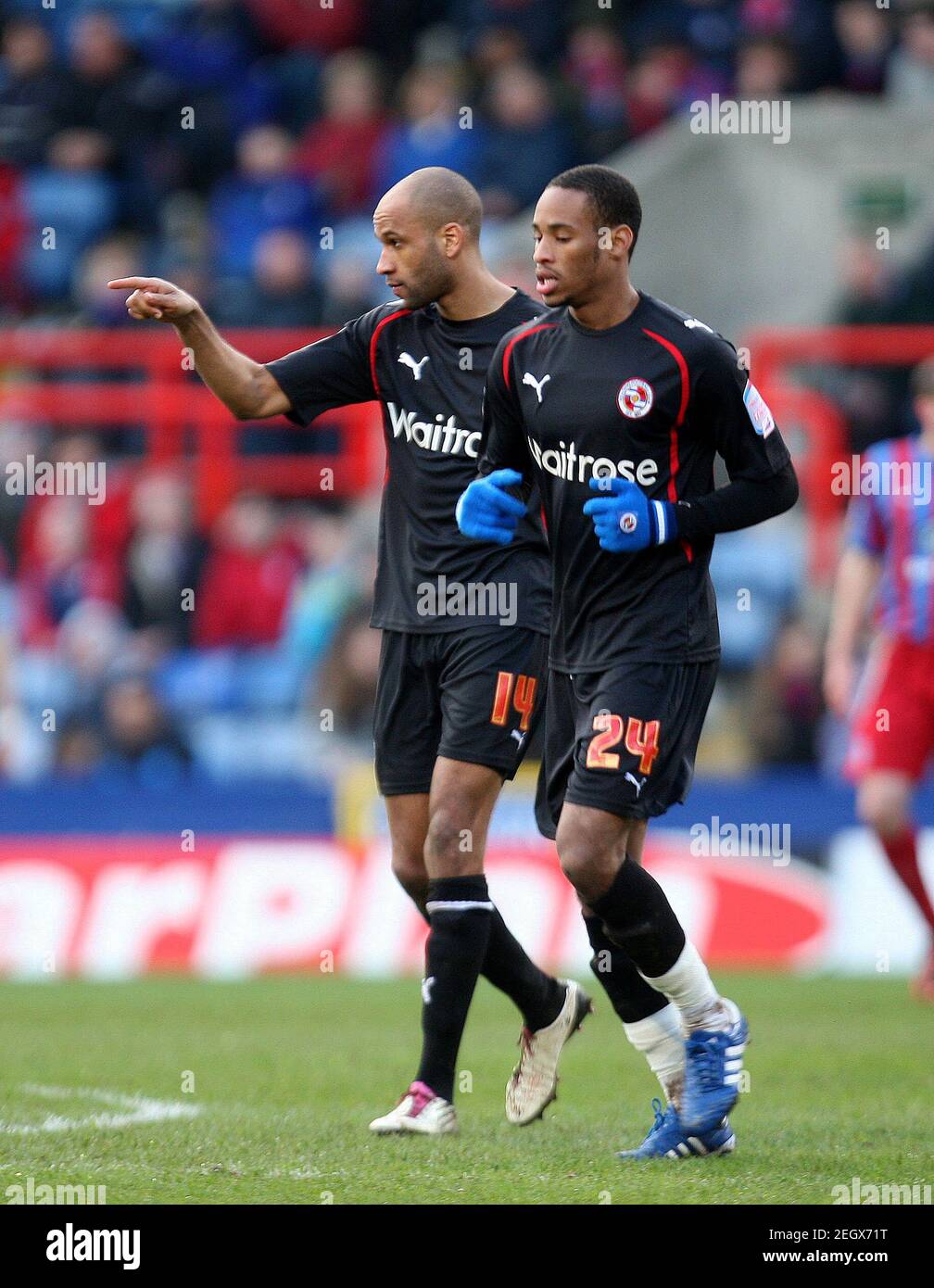 Lesungen jimmy kebe feiert tore -Fotos und -Bildmaterial in hoher ...