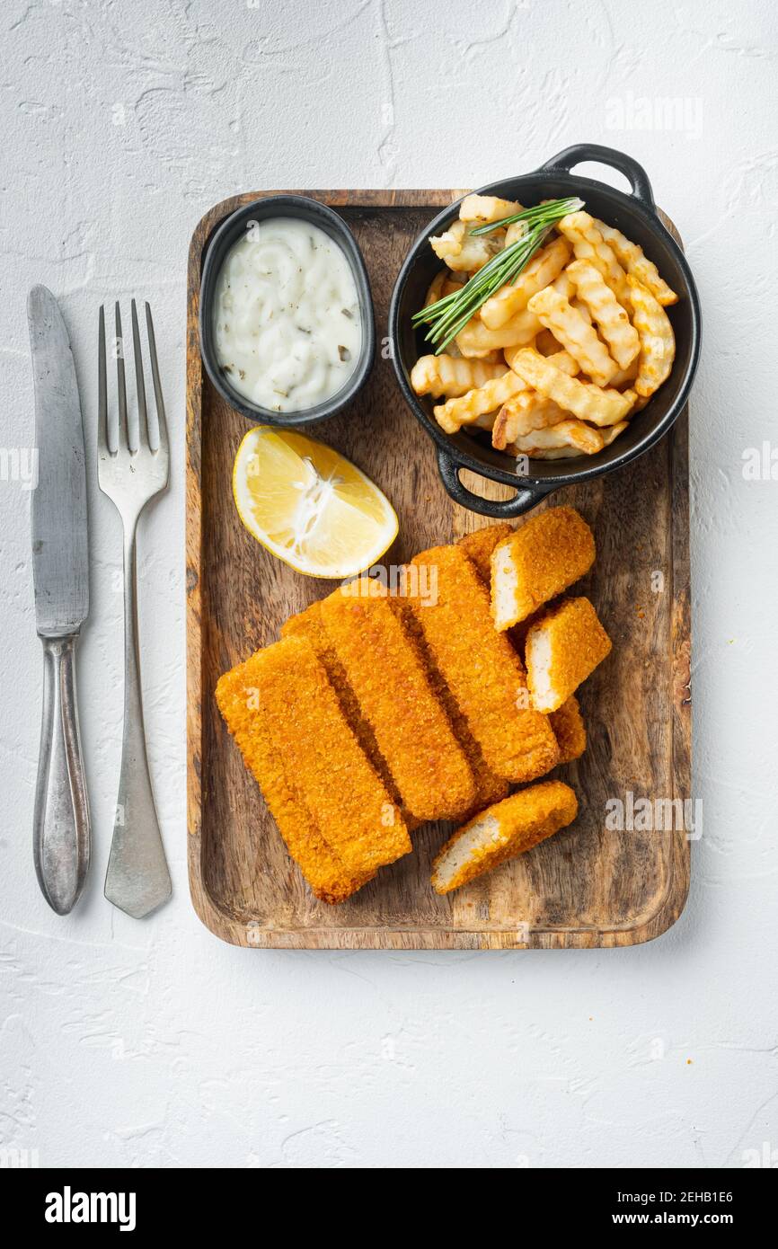 Gebratene Fischstäbchen mit Pommes Frites. Fischfinger. Britische Fish ...