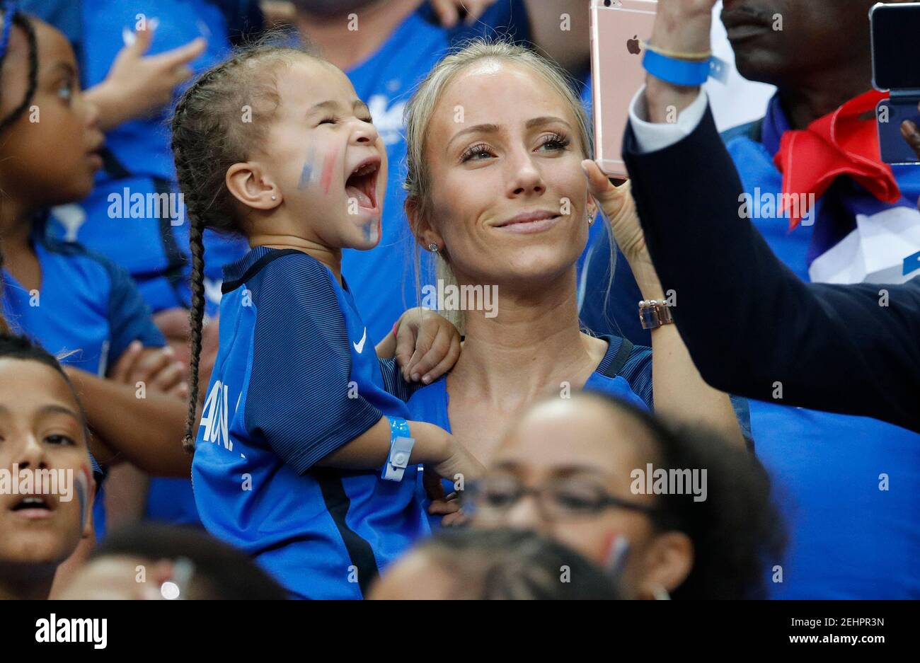 Patrice evra and wife sandra evra -Fotos und -Bildmaterial in hoher ...