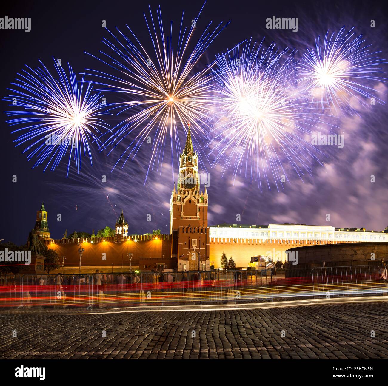 Moskauer Kreml und Feuerwerk zu Ehren des Siegestages Feier (WWII ...