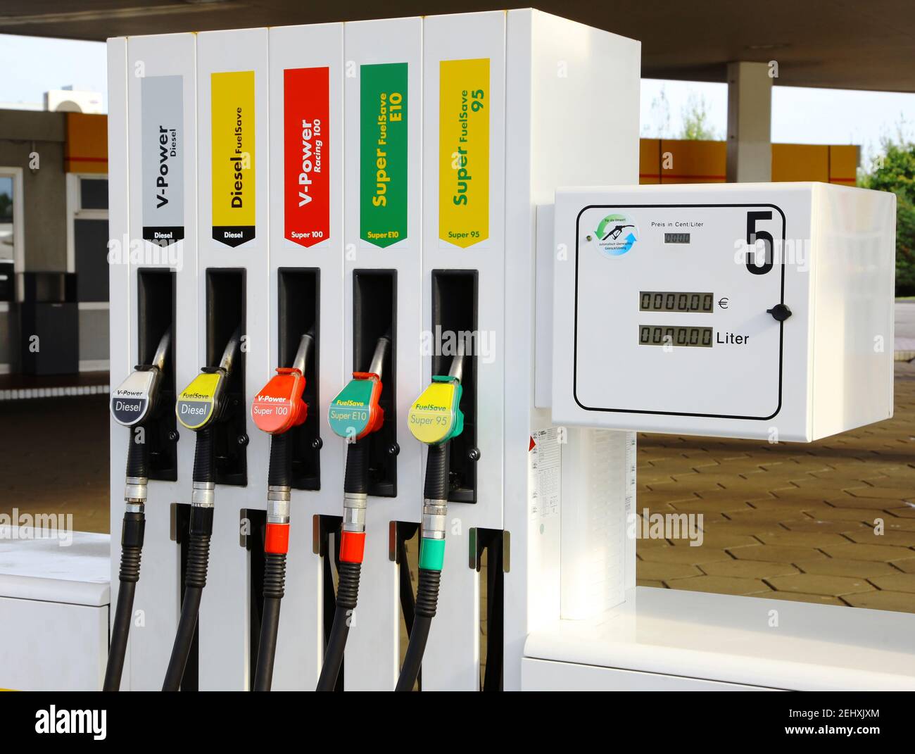 Shell ga station -Fotos und -Bildmaterial in hoher Auflösung – Alamy